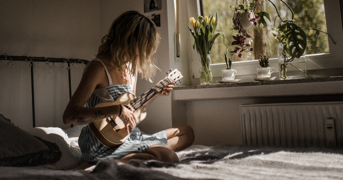 How to write a throwback song without sounding dated | Bandzoogle Blog