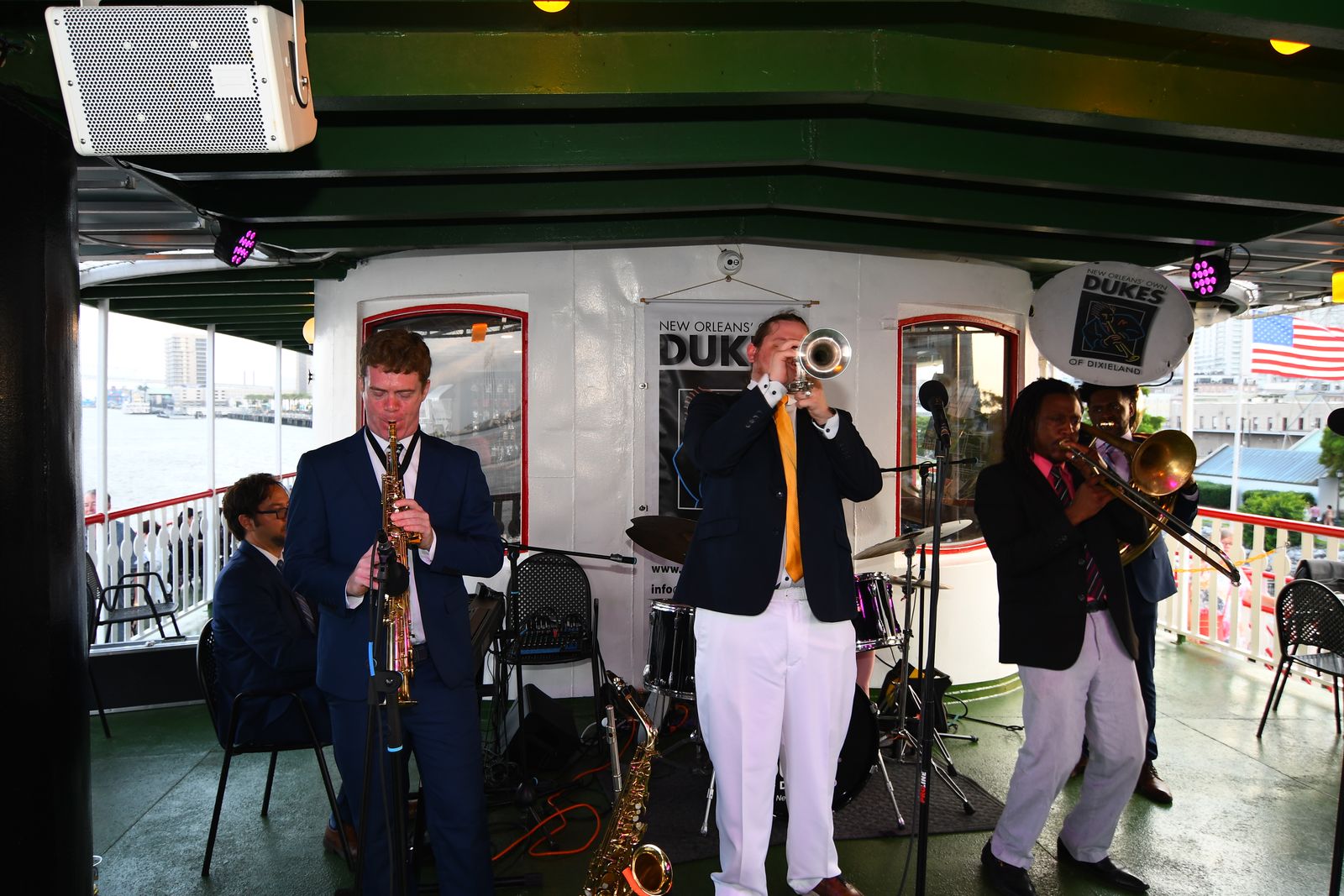 DUKES of Dixieland - New Orleans Dixieland Jazz