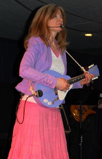 Mary Wiles - Photos