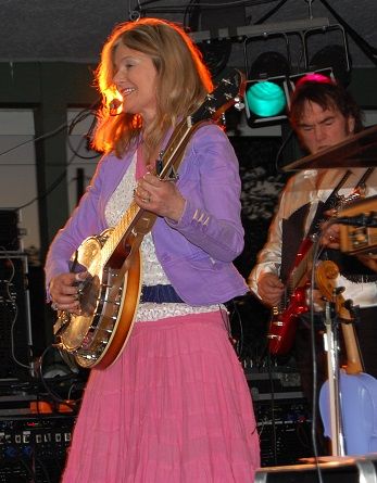 Mary Wiles - Photos