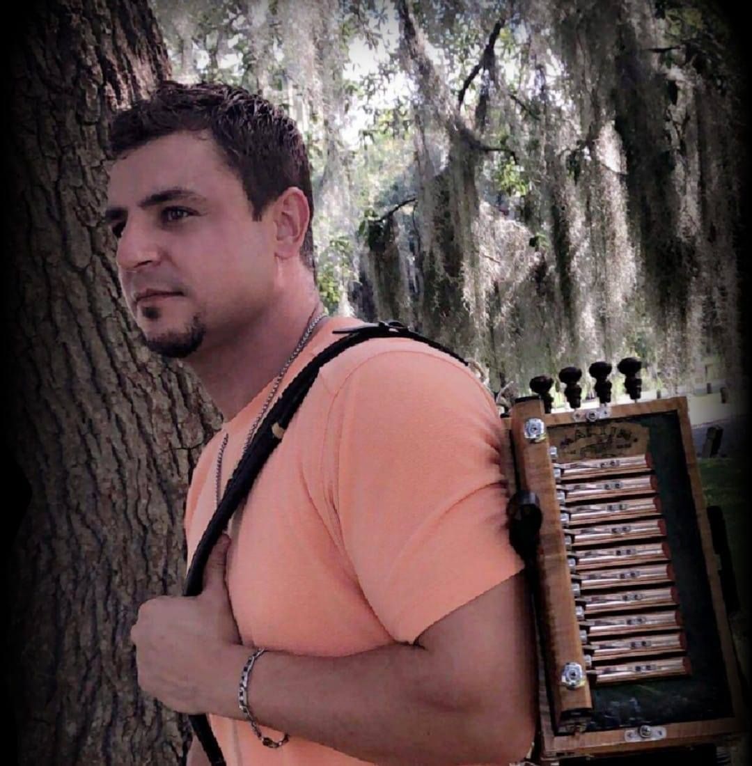 Dustin Ray's Past Performances