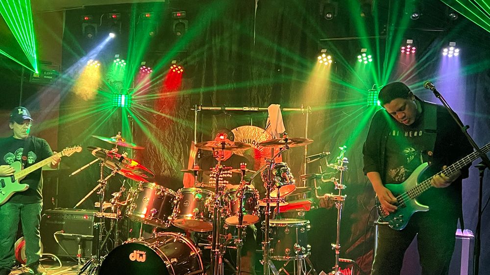 Rushtributeband.com