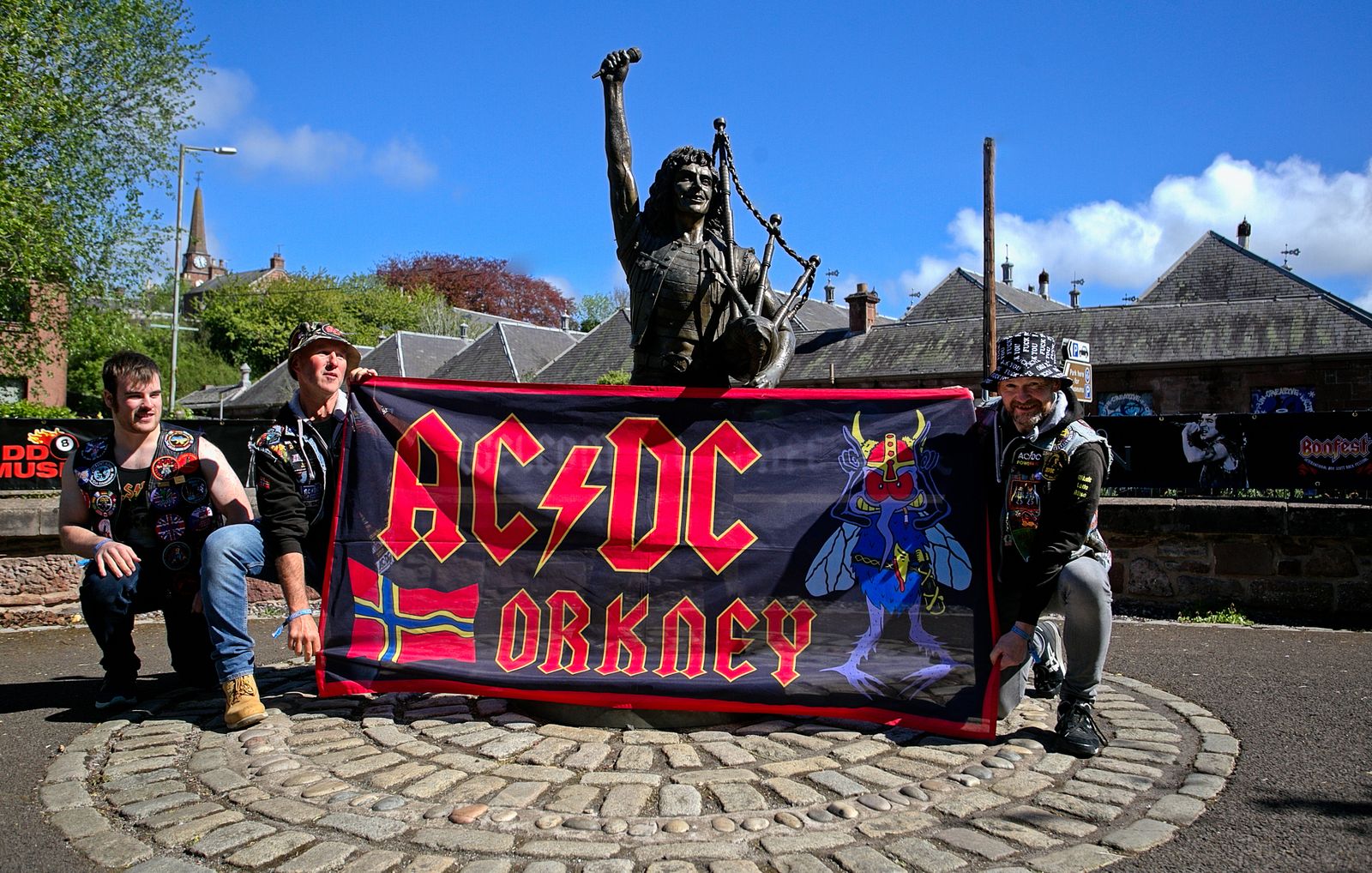 BONFEST - BON SCOTT STATUE