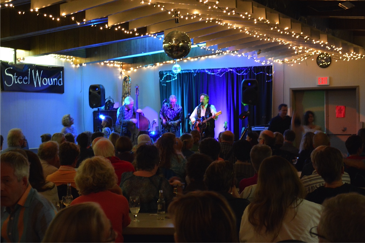 The Starlight Lounge was hopping!