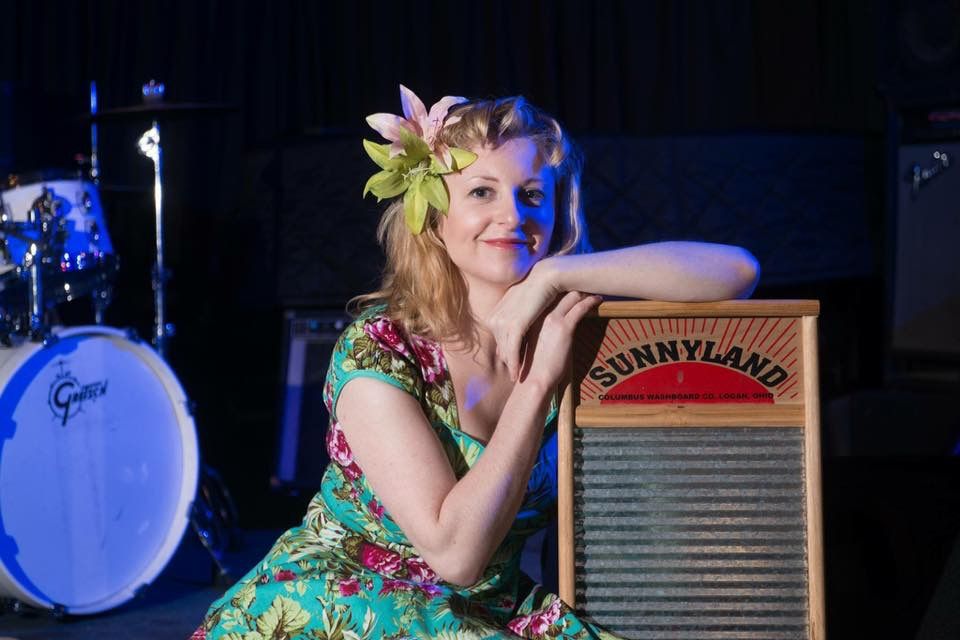 Ali Affleck - Photos