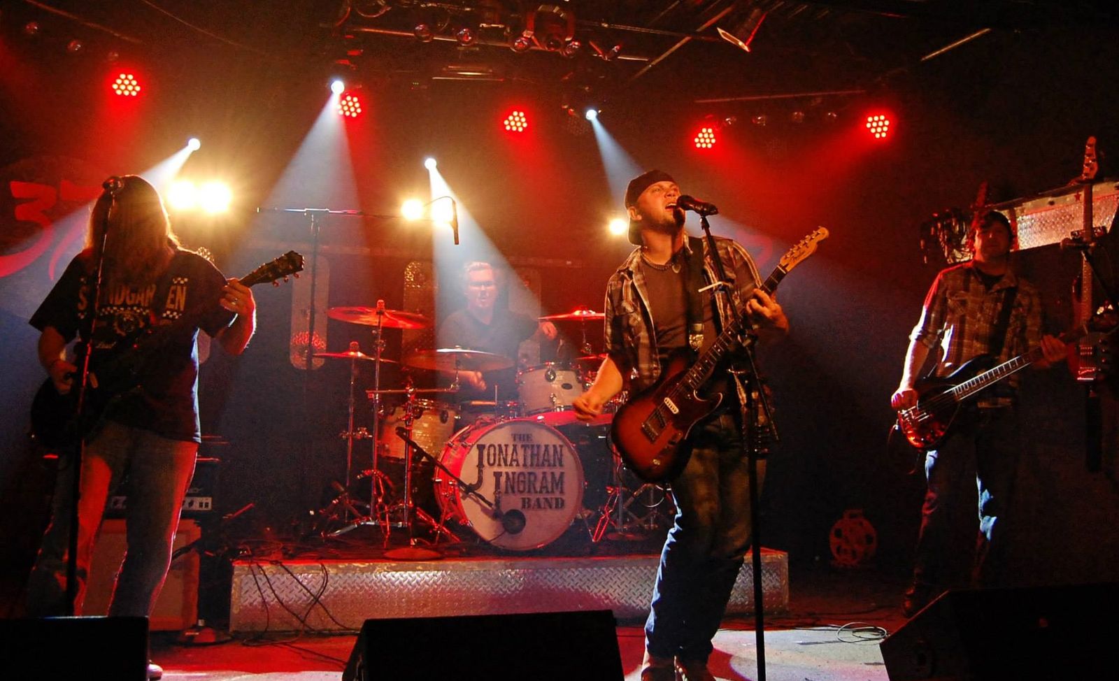 Jonathan Ingram - Photos