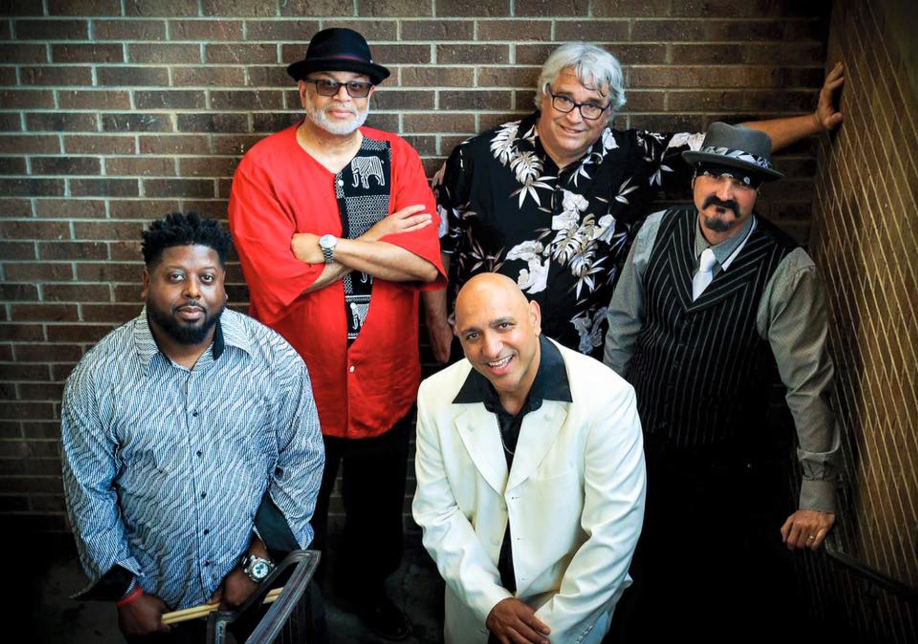 Deuce 'n a Quarter - Show Calendar