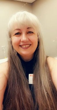 Roxanne Storlie Designs - About Roxanne