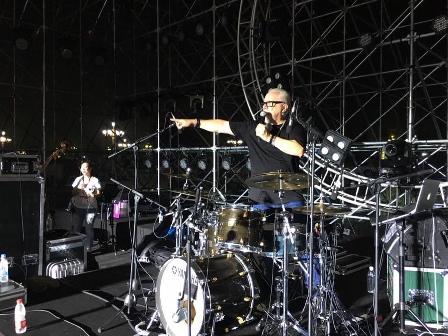 Idiot Fish 3 - Contact