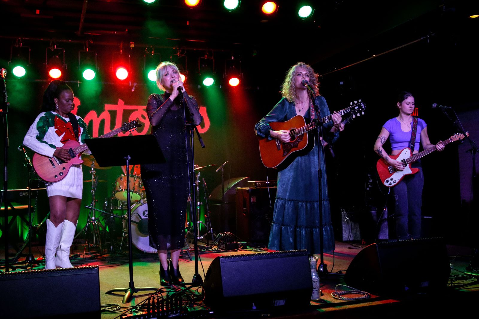 girlguitaraustin.com - Photos