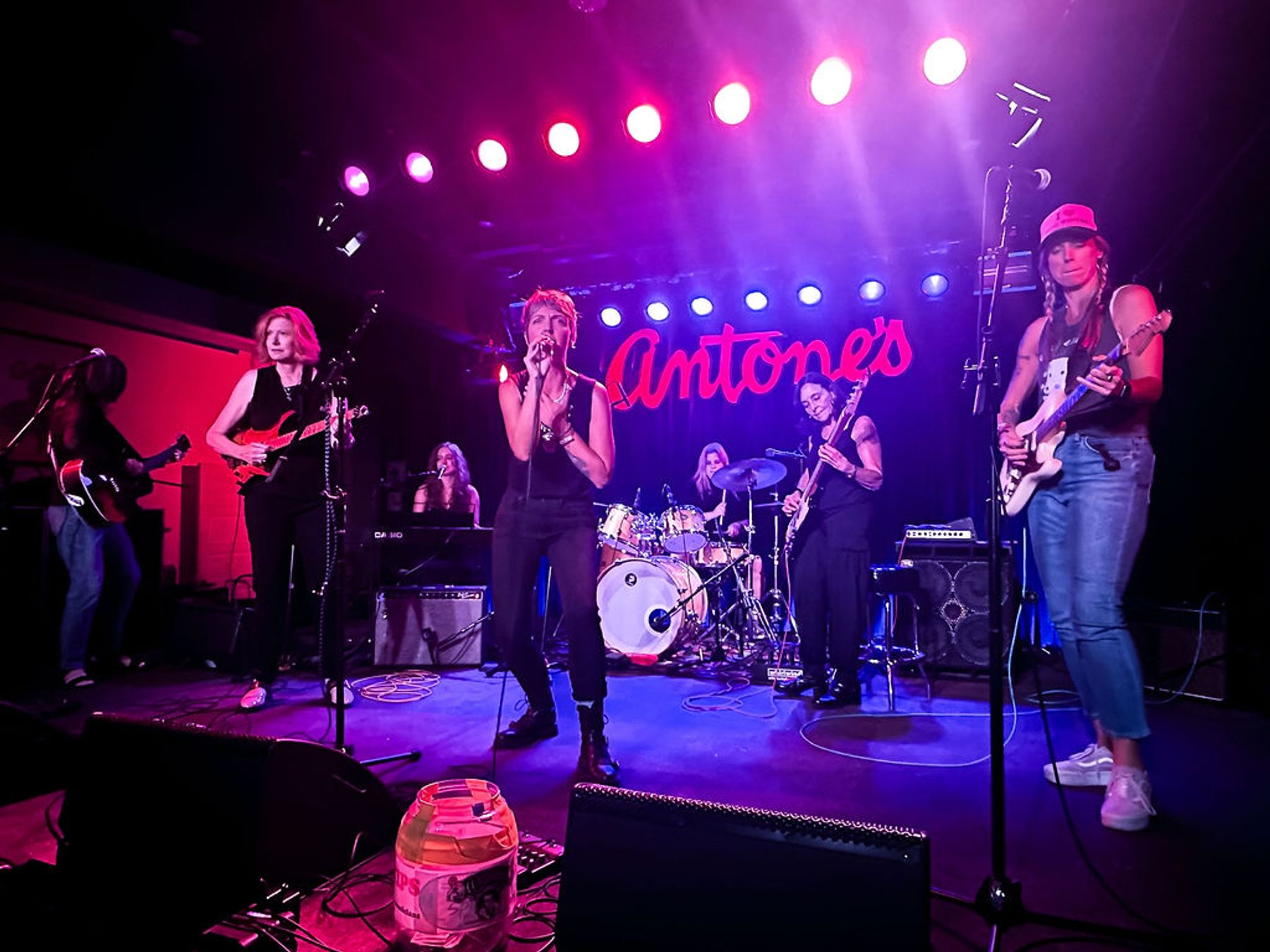 girlguitaraustin.com