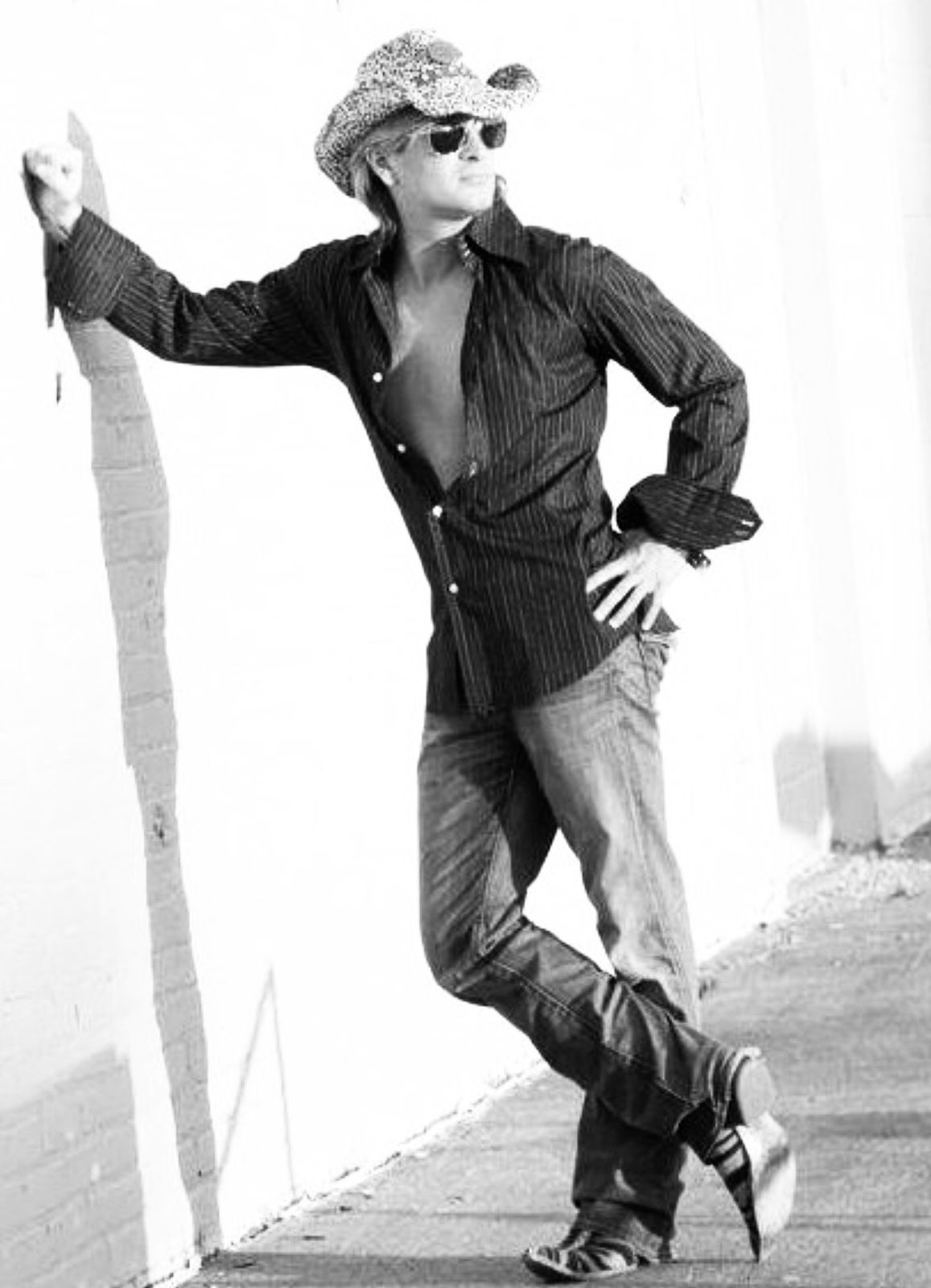 The Brandon Giles Show - Photos