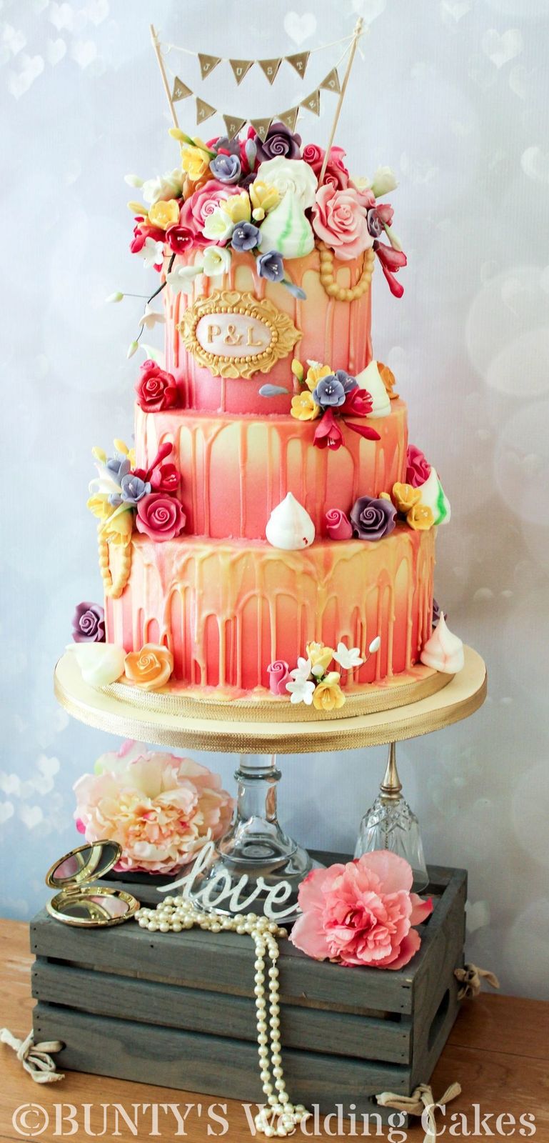 Bunty's Wedding Cakes - Beautifully Bespoke