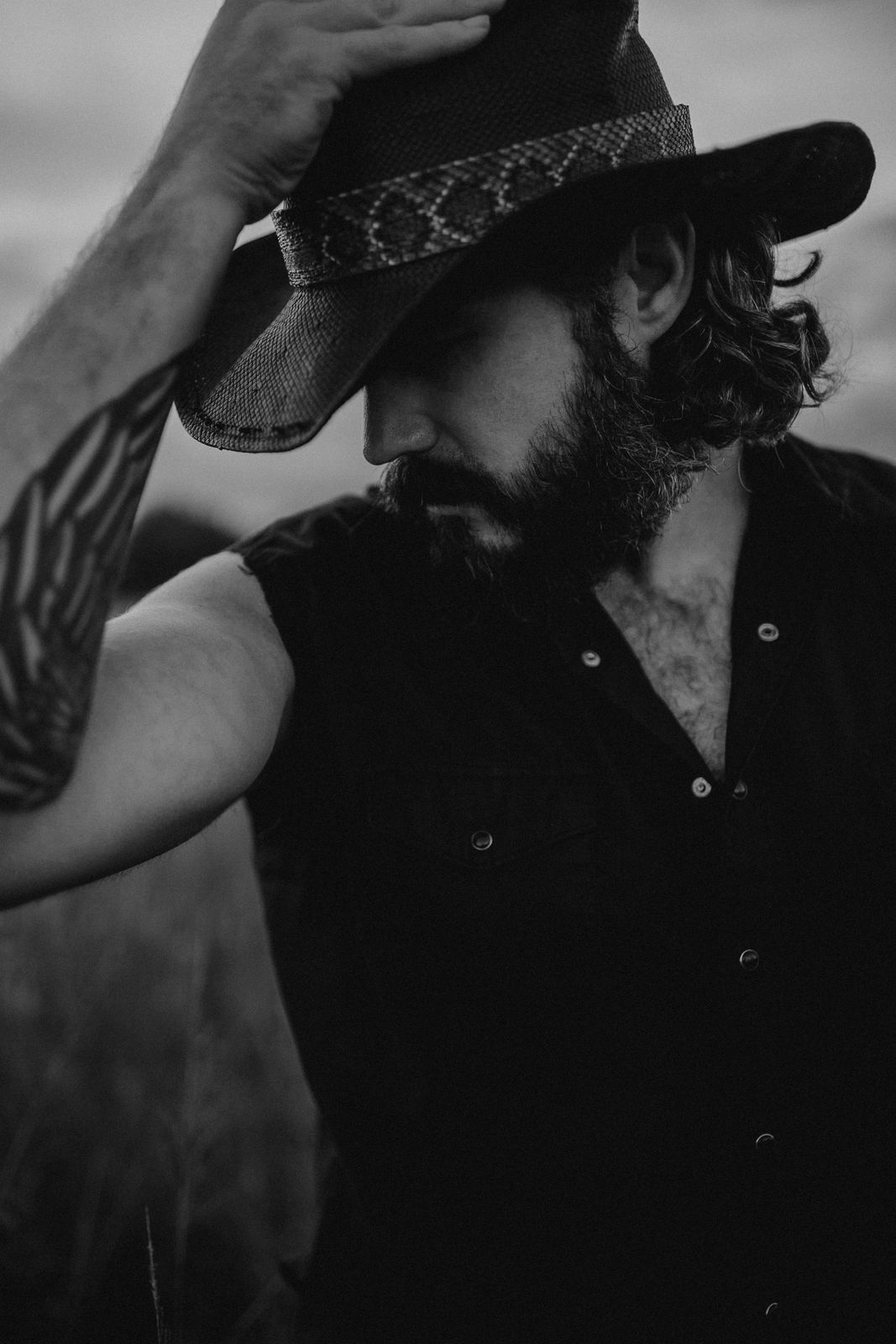 Sean Holcomb - PRESS KIT