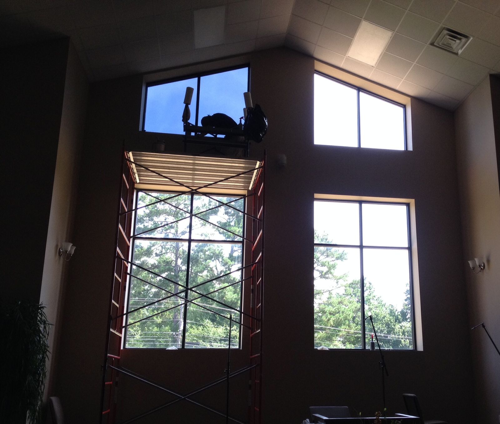 Victor's Tint and Graphics - Window Tinting