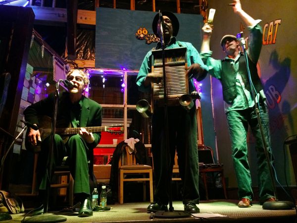 Bands that feature Washboard Chaz