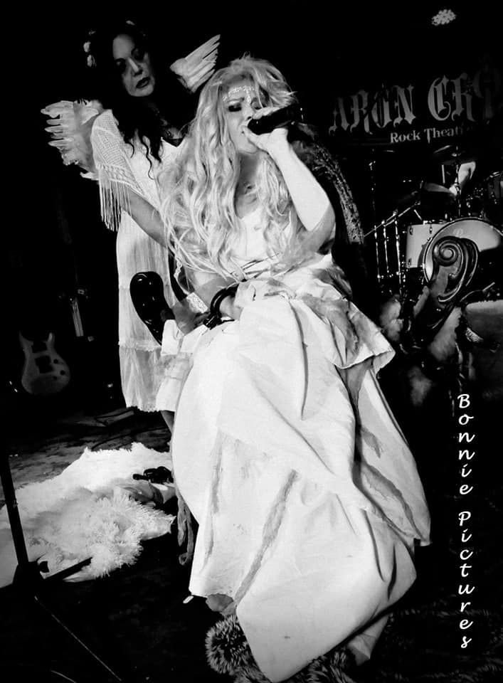 ARON CROSS - Aron Cross