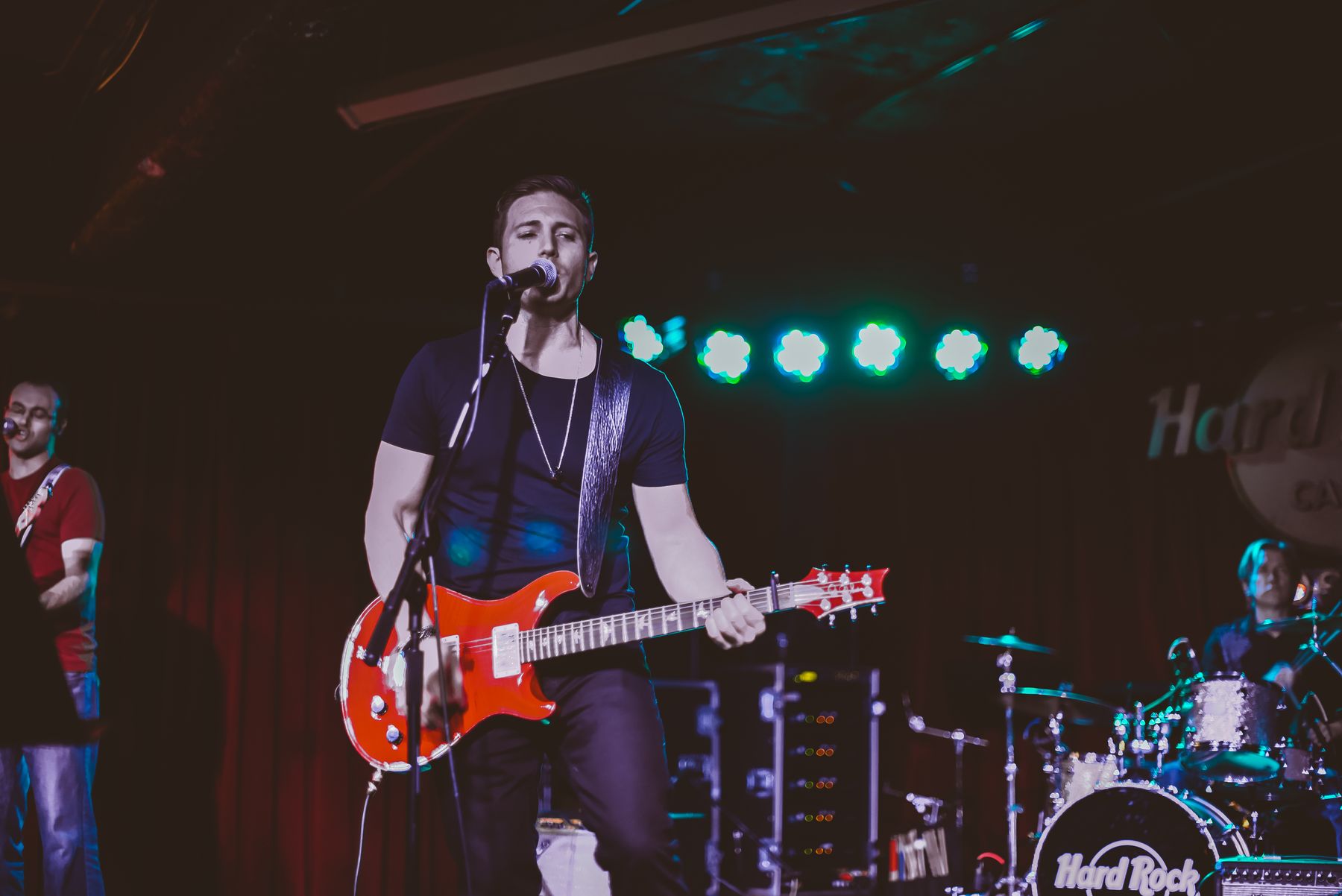 Chris Moreno - Lyrics