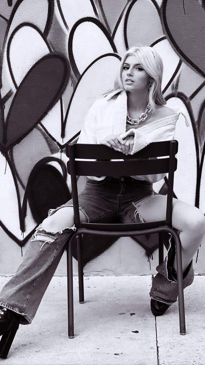 Alex Freeman™ | Entrepreneur | Actress | Entertainer | Singer