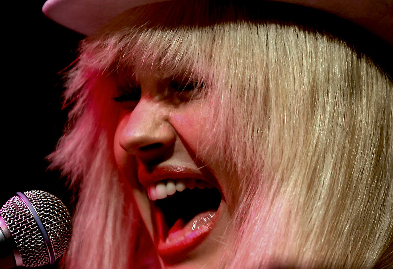 Chi Coltrane - Pics & History