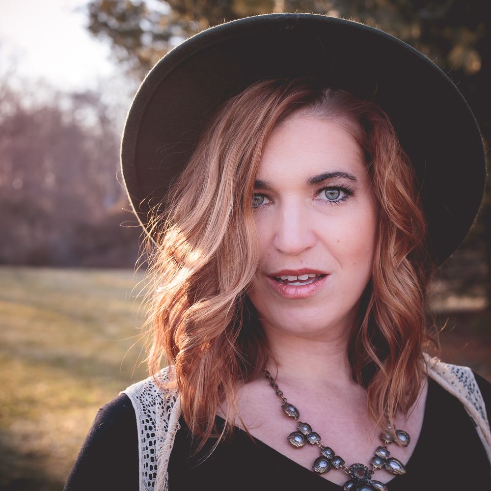 Kate Mills - Press Kit