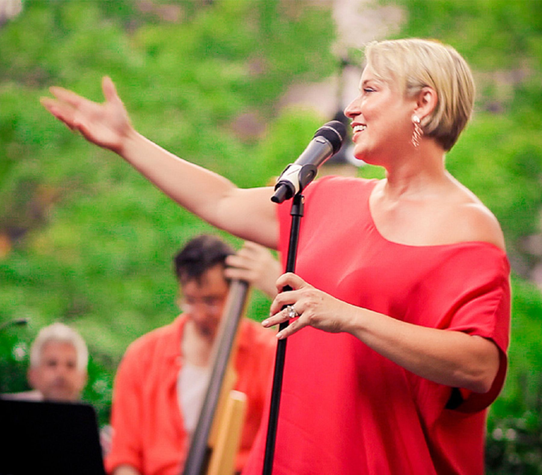 kristine mills music - Looking Back. Moving Forward. EPK