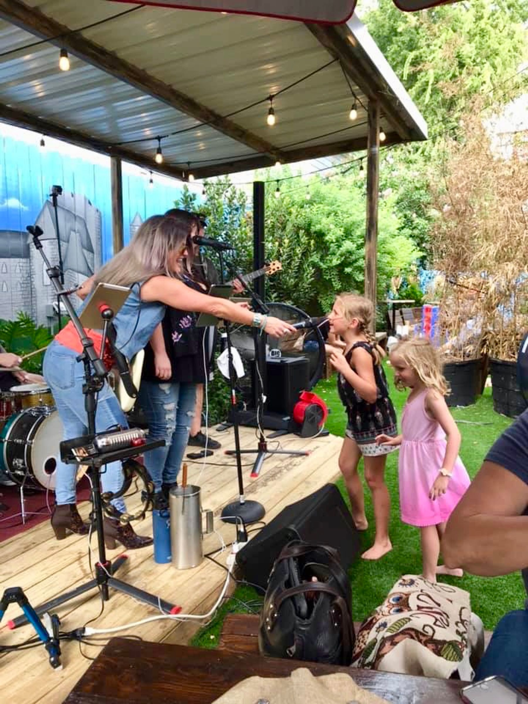 Yelba's Variety Band - Shows and Links