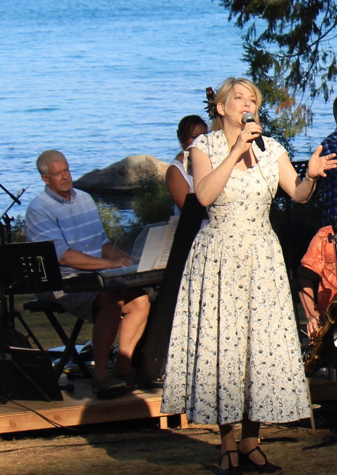 Lisa Lindsley & La Belle Epoque - Photos