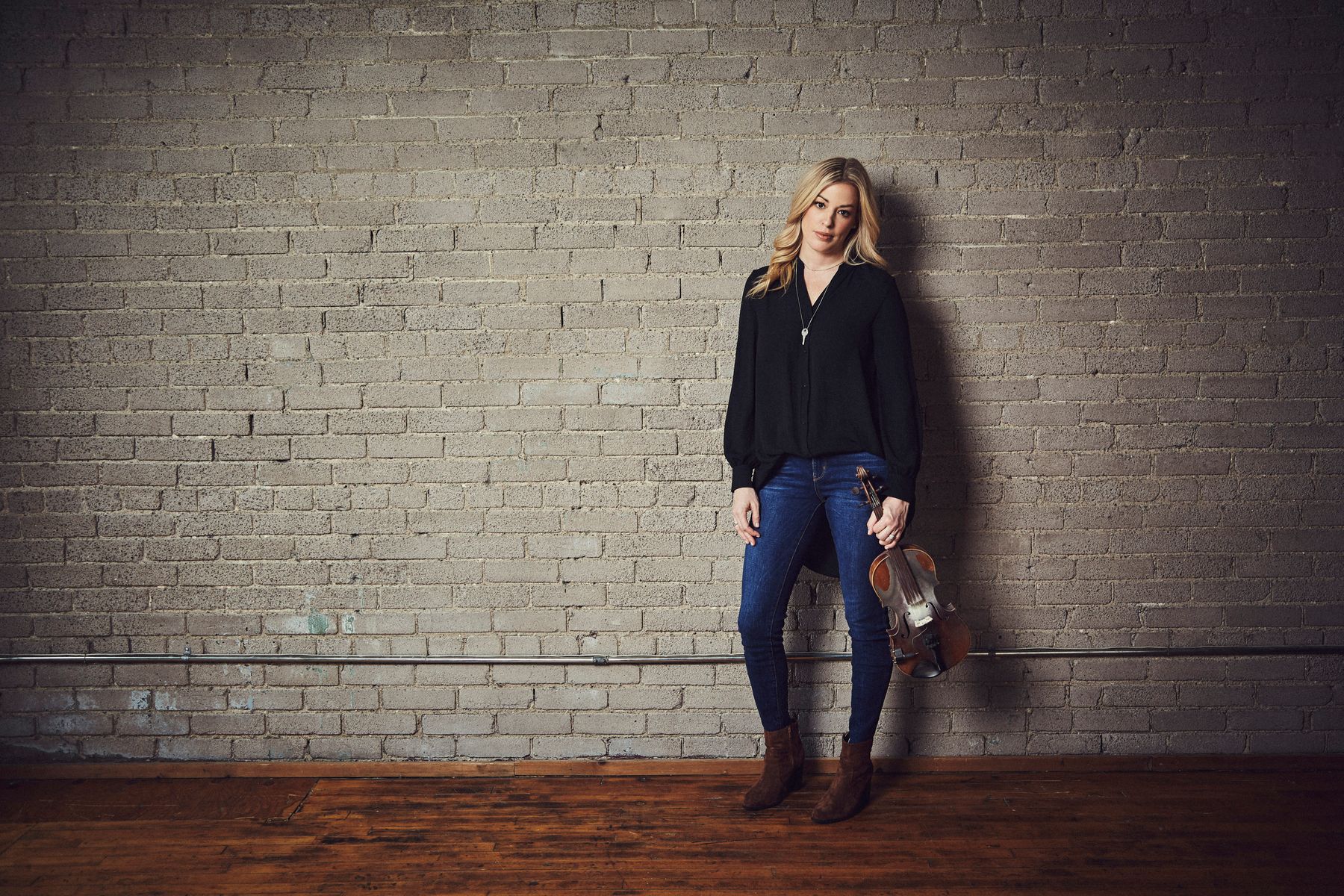 Anna Ludlow - Fiddler, Vocalist