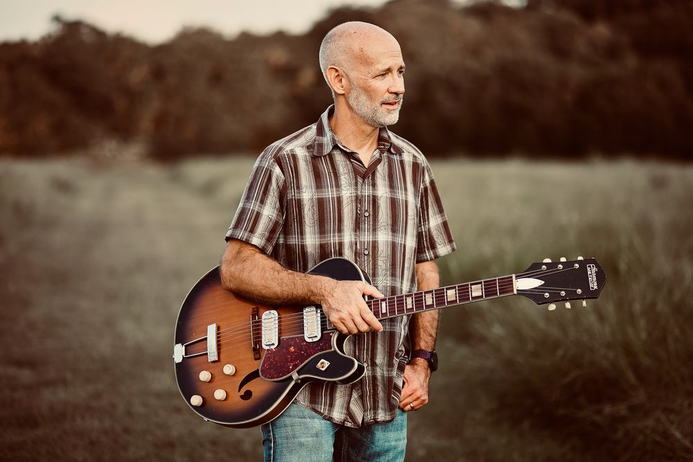 Mark Searcy - Bio & Press Kit