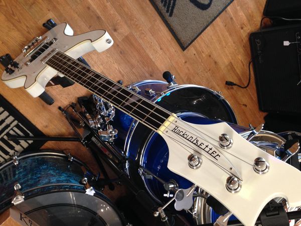 NEW WHITE TOKAI ROCKINBETTER 4003-BASS GUITAR - Guitars UK