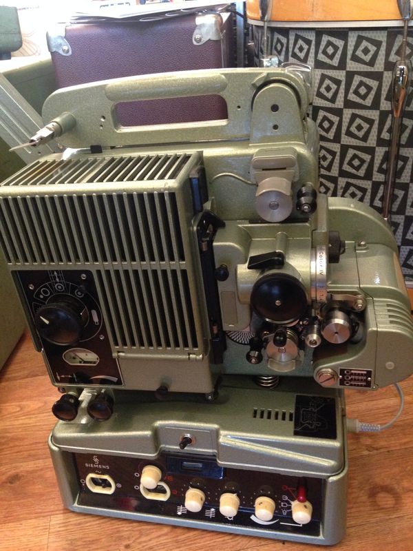 1960s Siemens Model 2000 16mm Vintage Film/Movie Projector, built-in ...