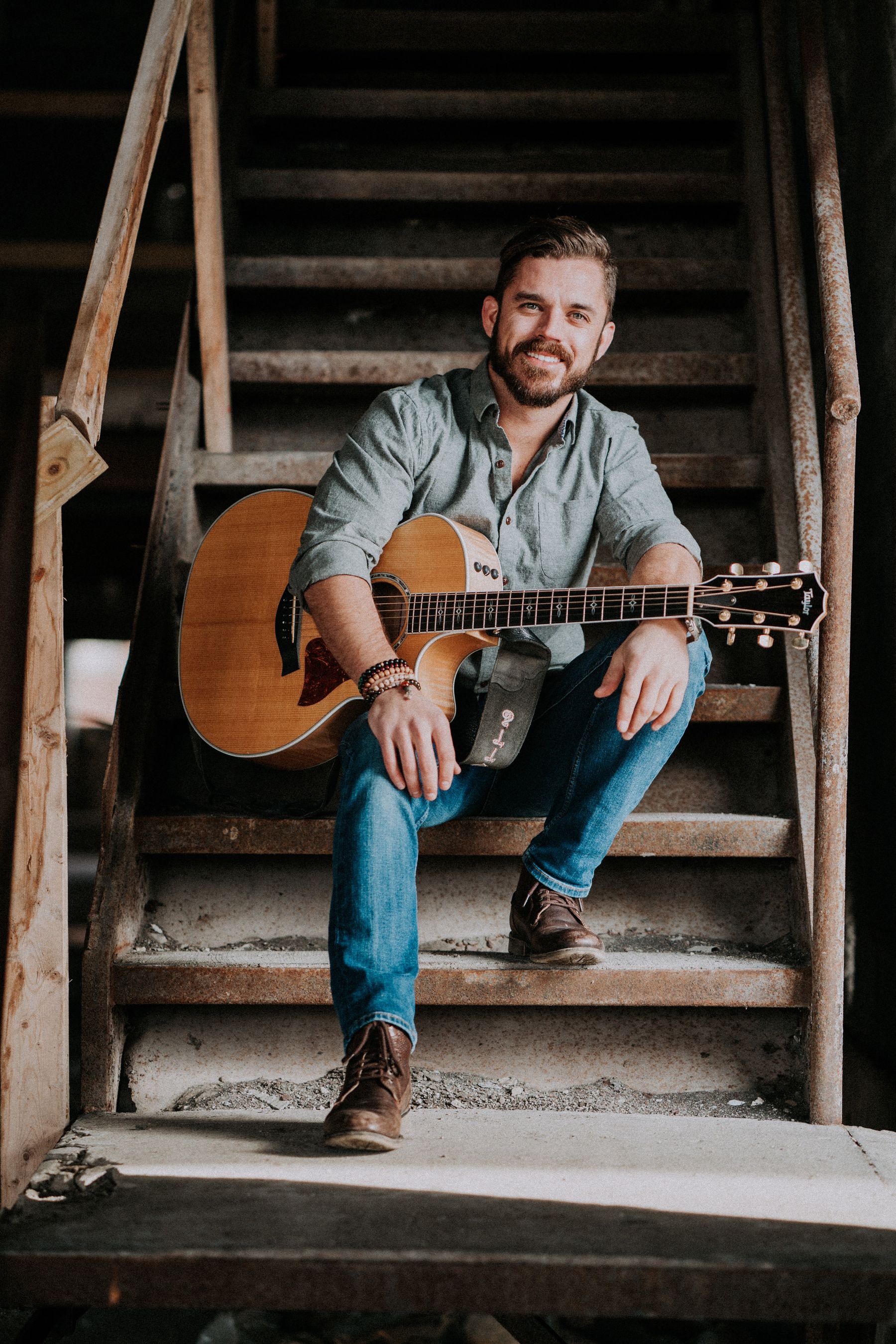 Mac Watts - Booking