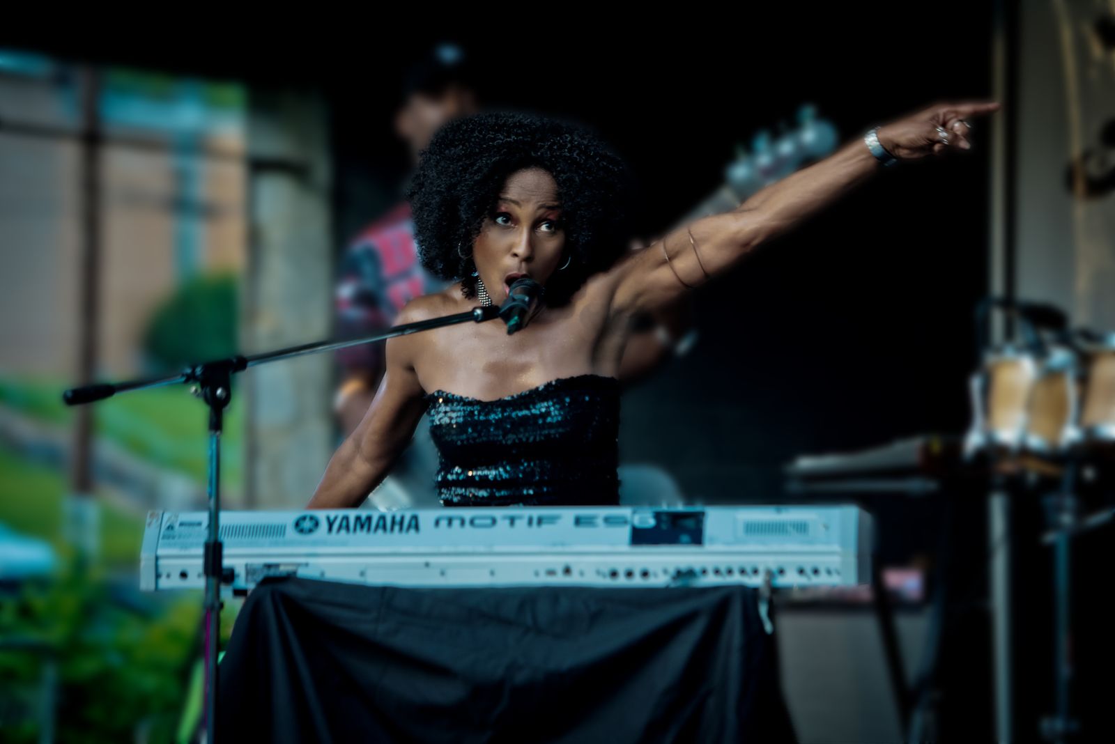 Regina Troupe - Photos