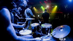 Professional Bass, Drums & Guitar Backing Tracks – Best Backing Tracks