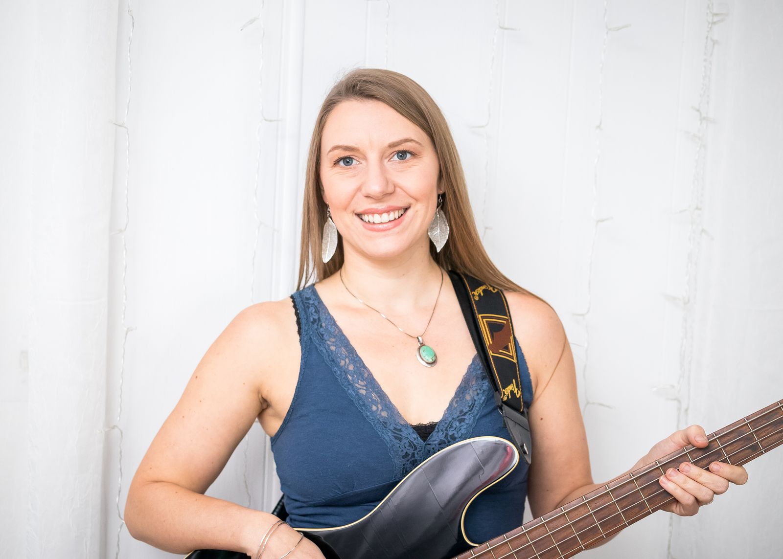 Holly Hyatt - Photos