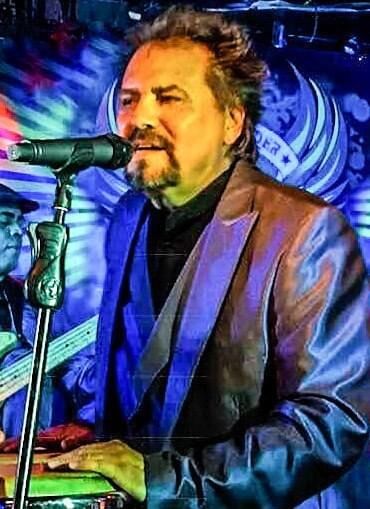 GARY LOWDER & SMOKIN' HOT - ABOUT THE BAND