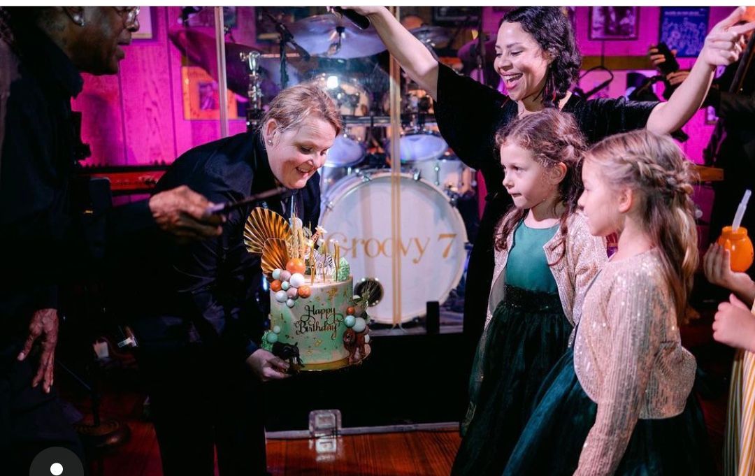 Groovy 7 - Love & Music