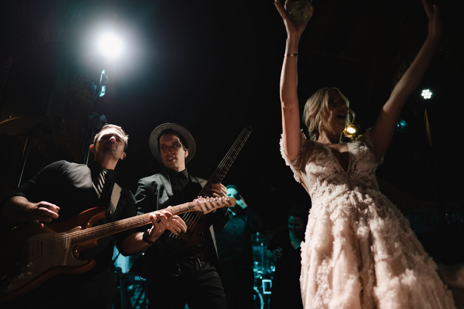 Groovy 7 - Love & Music