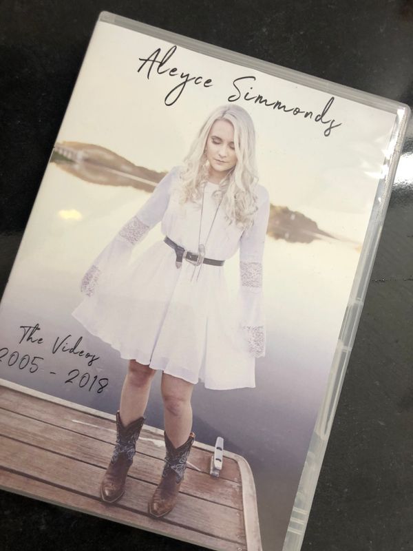 Aleyce Simmonds - Store