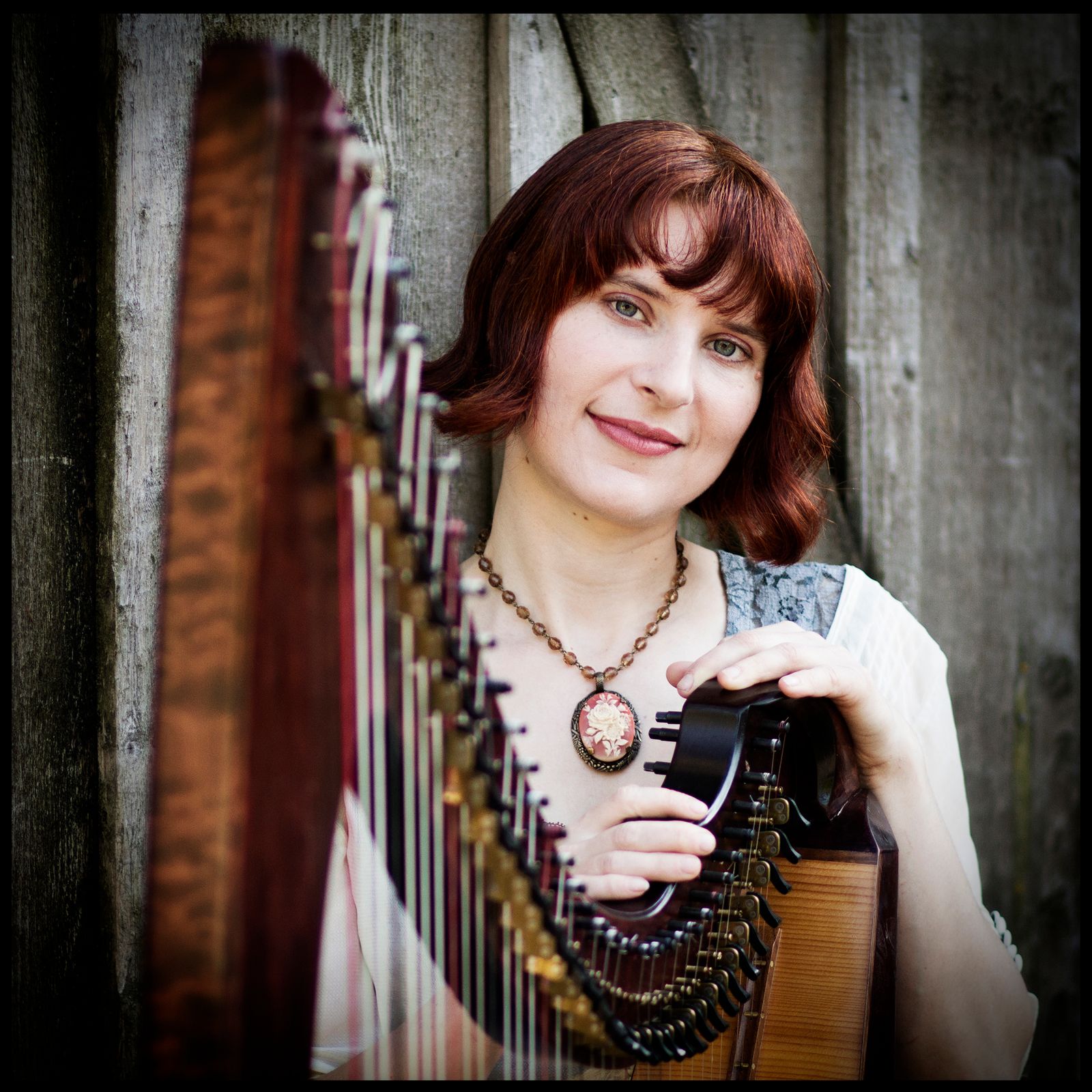 Elizabeth Nicholson Portland Harpist - Photos