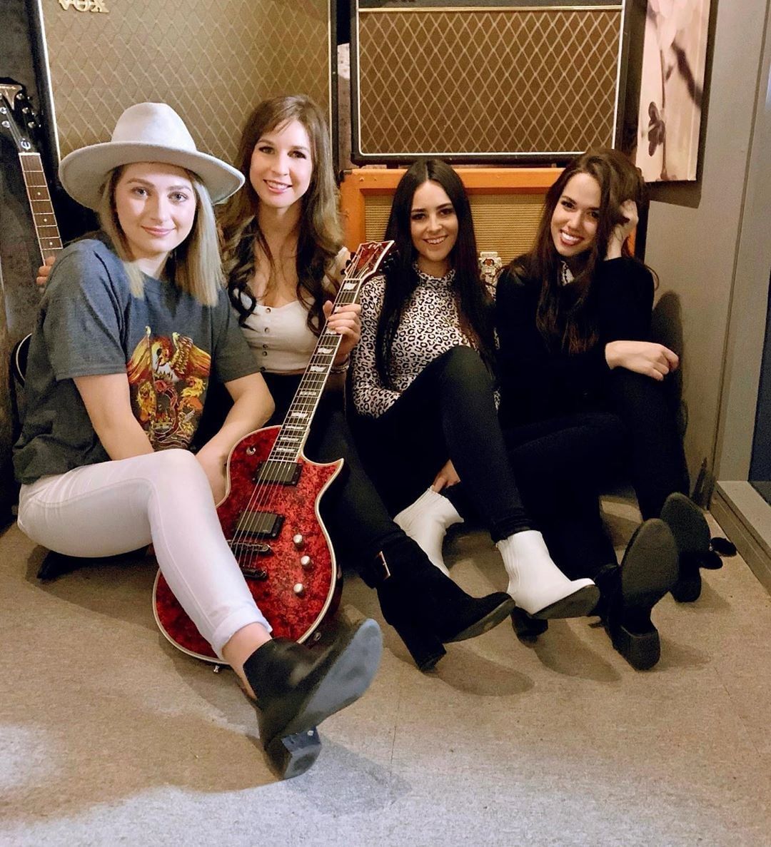 Sarah Bernardo - Photos