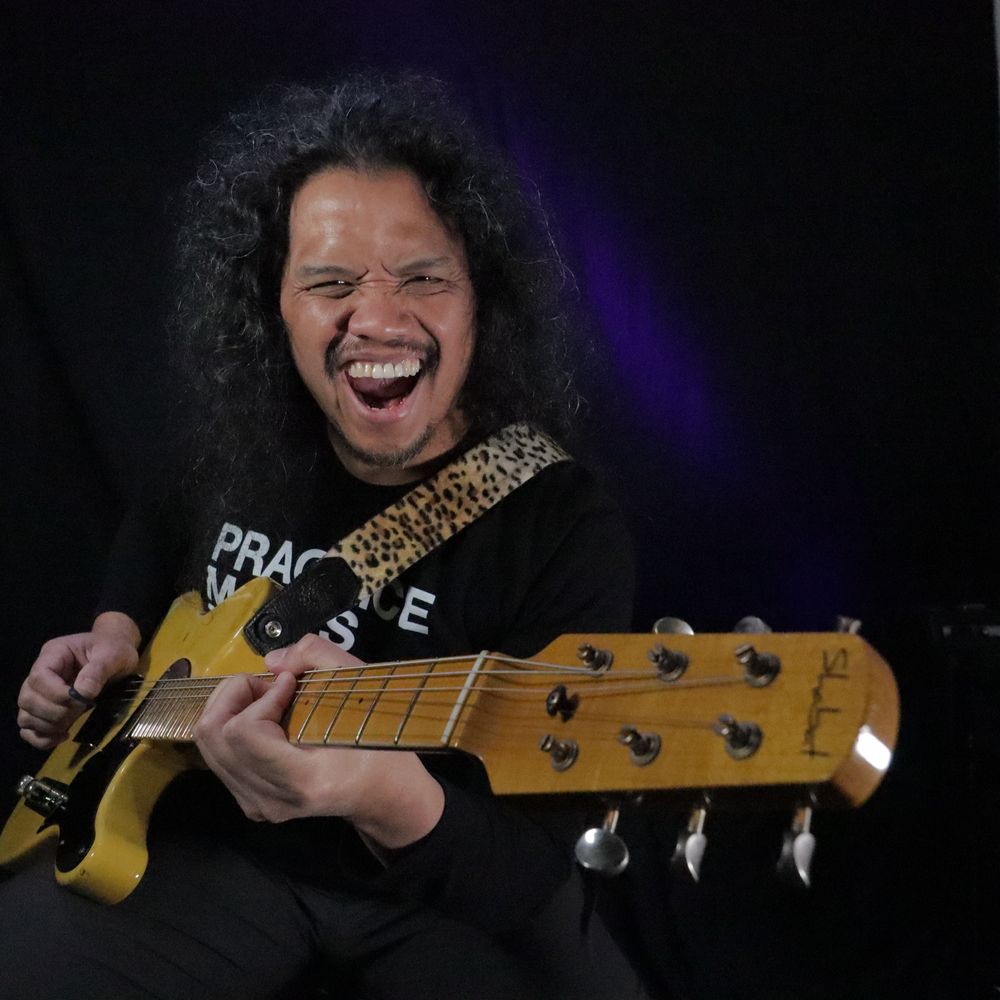 Perf De Castro, Guitarist - Shows