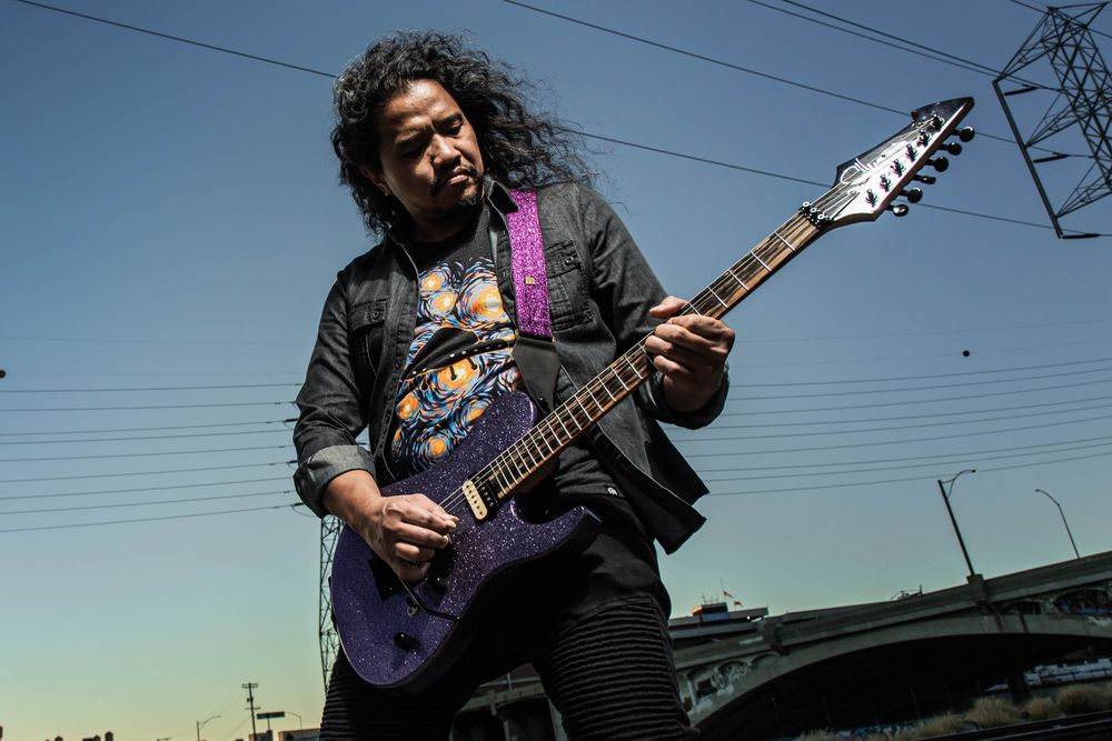 Perf De Castro, Guitarist - About