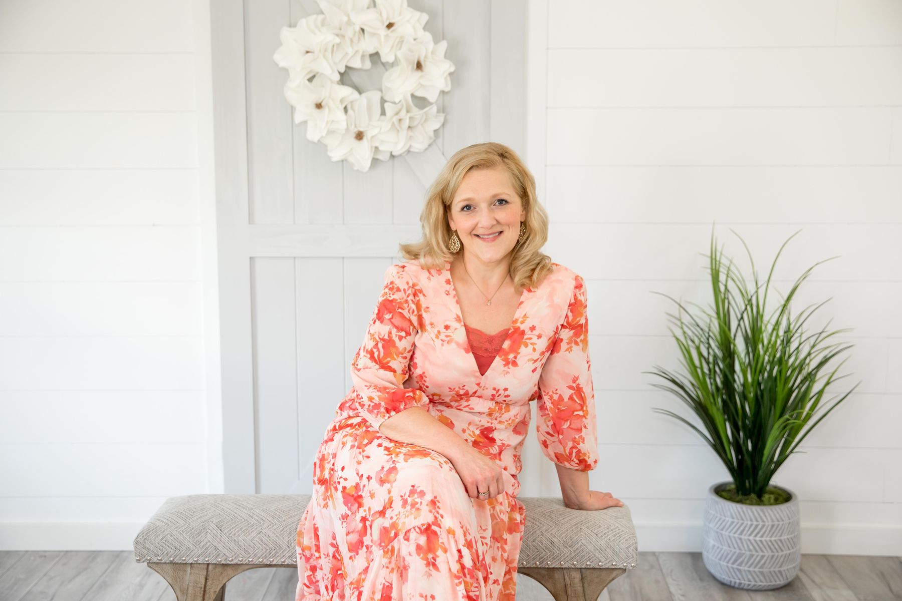 Stephanie Johns - Contact