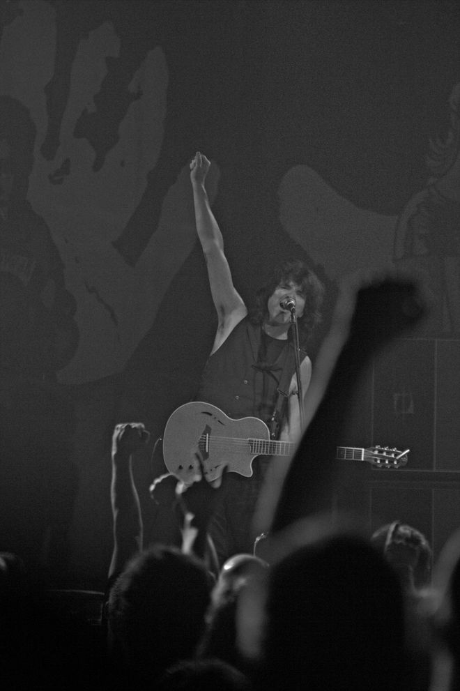 CHARLIE FARREN - BIO