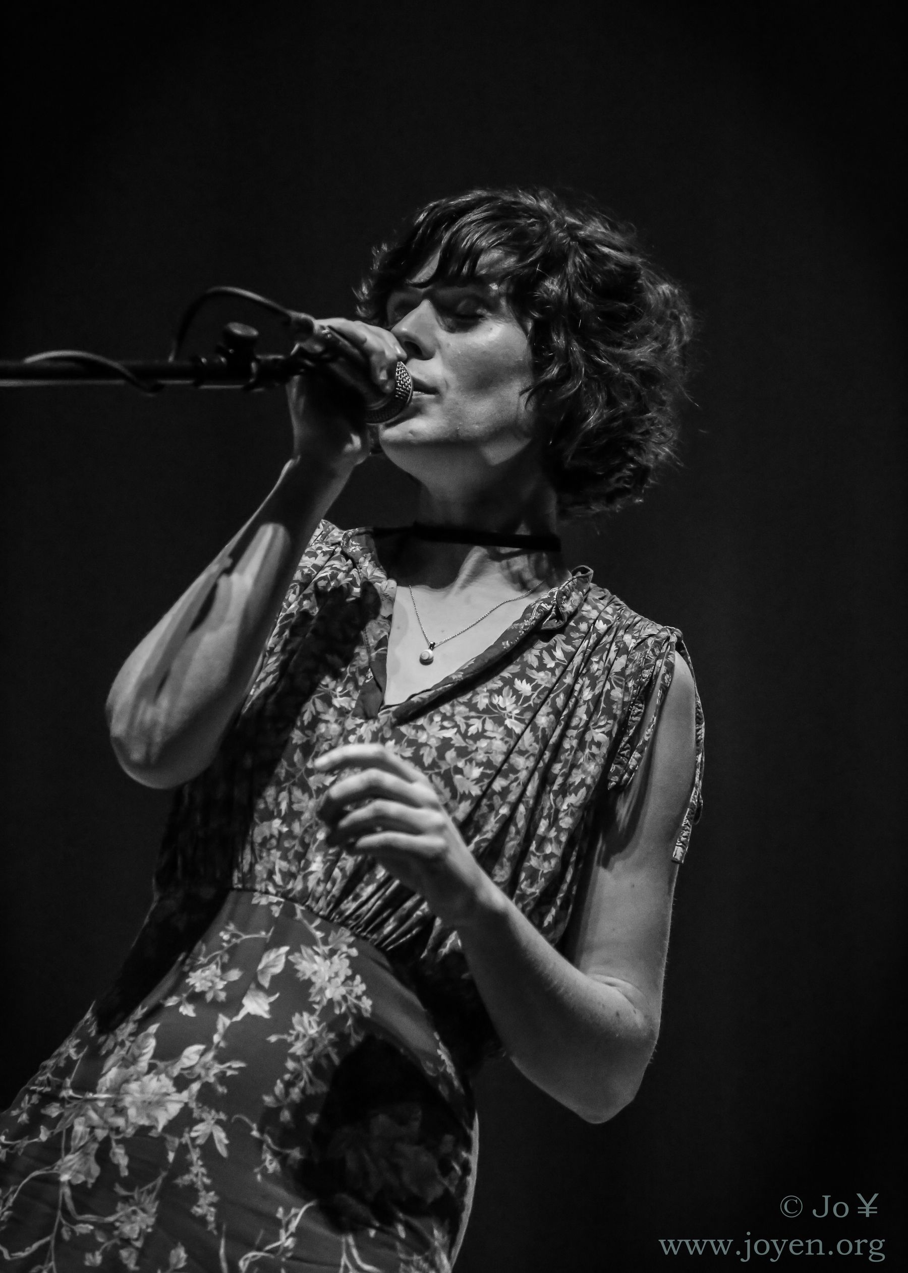 Lucy Farrell - Contact