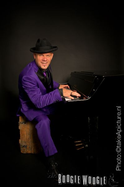 MR. BOOGIE WOOGIE - Shows