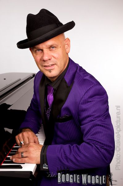 MR. BOOGIE WOOGIE - Shows