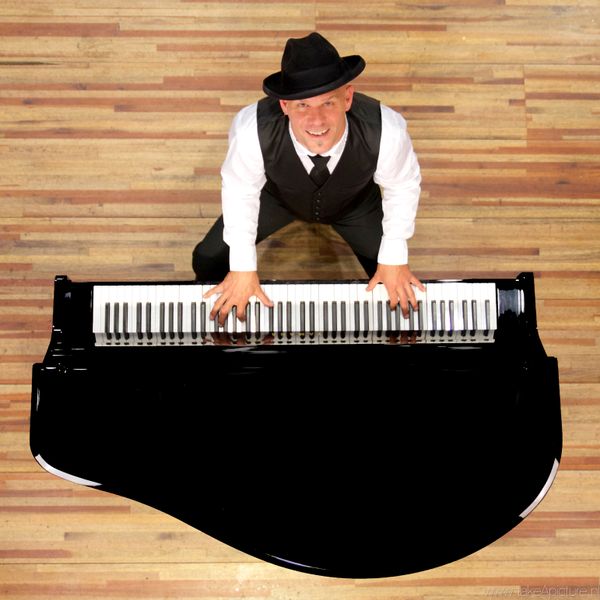 MR. BOOGIE WOOGIE - Shows